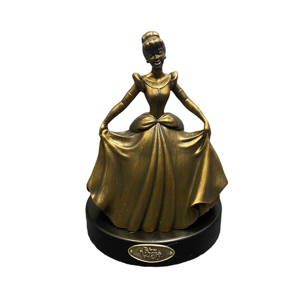 Disney | Art | Disney Cruise Line Dcl Disney Wish Cinderella Atrium ...